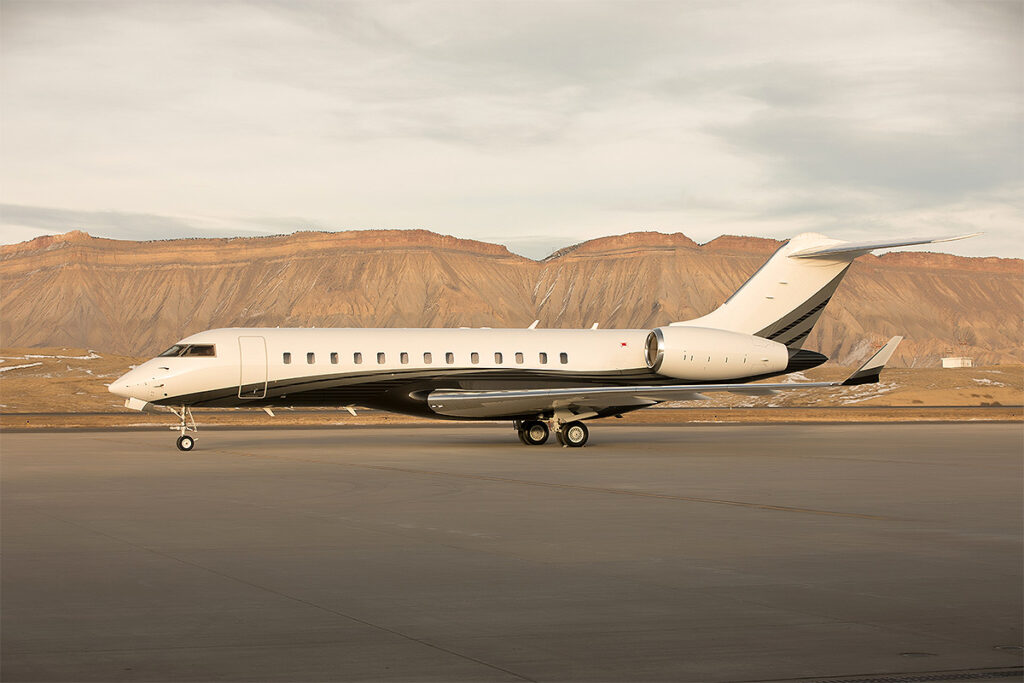 Global Express Paint Gallery - West Star Aviation