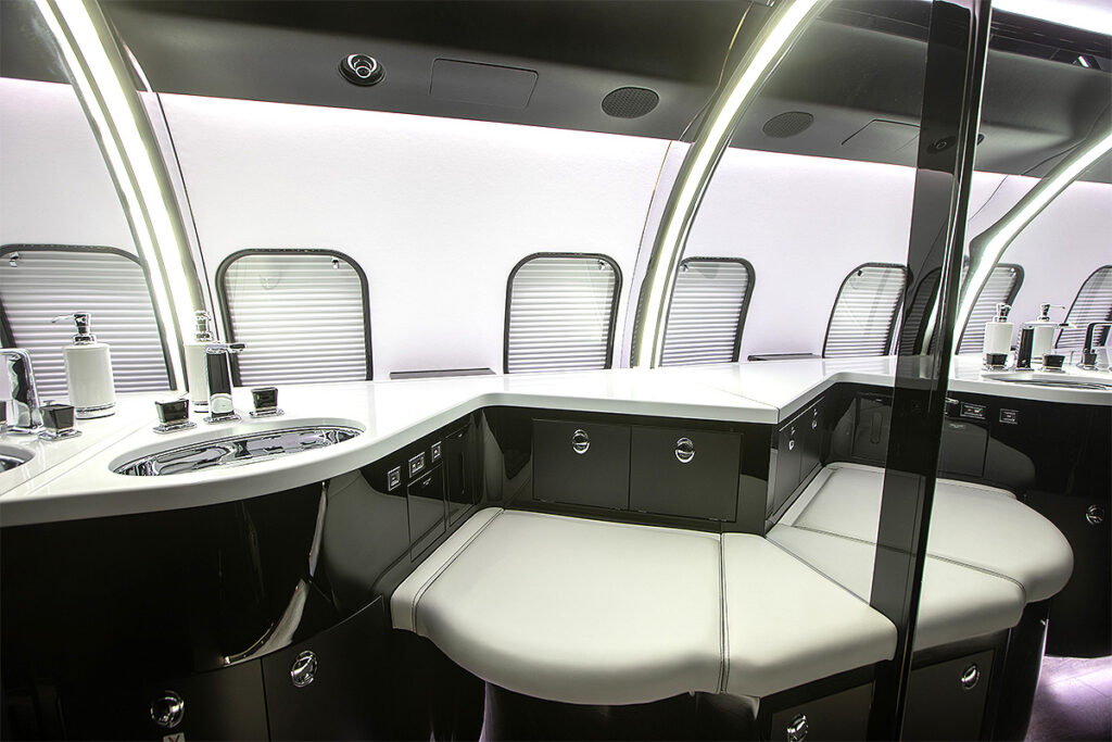 Global Express Interior Gallery - West Star Aviation